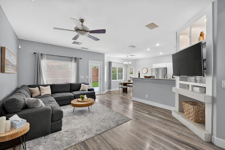 New Quiet 3br Home 20 Mins From Strip - Las Vegas, NV