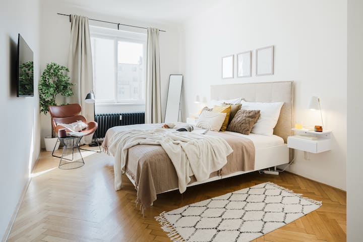 1bdr Apt. W/ Netflix • Workspace • Imac • New Town - Prague