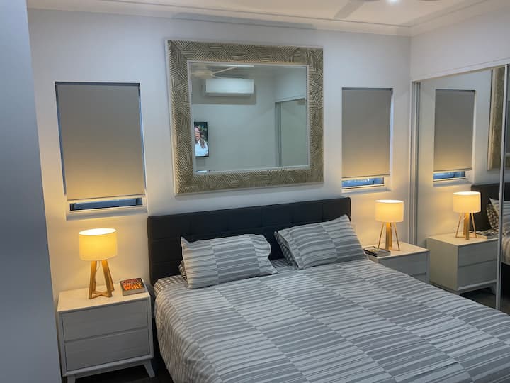 “Sands Villa” Exmouth. Modern One Bedroom Retreat. - Exmouth