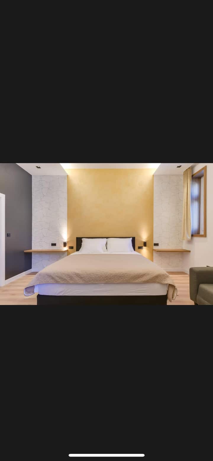 Golden Royal - Zagreb