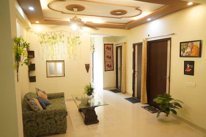 Lakshman Villa Suites : Near Kashi Vishwanath - Varanasi
