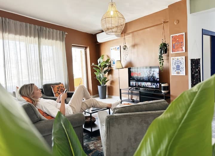 Sunlit Earthy 1br Apt · Walk To Rainbow St - Amman