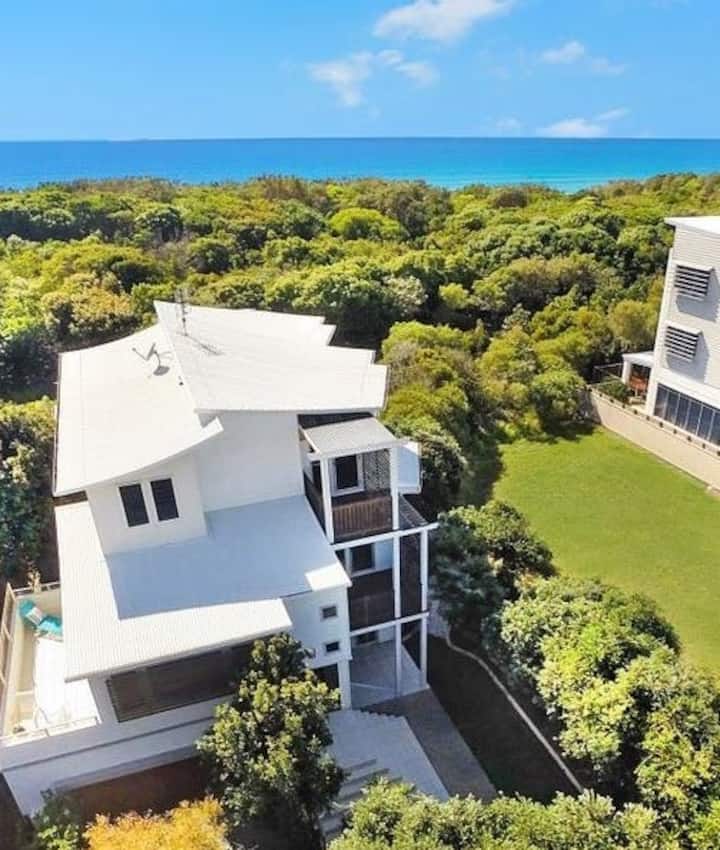 Beachside House In Sebel Resort - Sunshine Coast Queensland, Australia