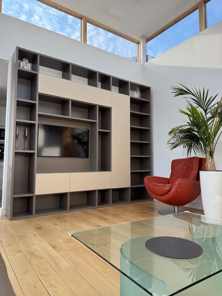 Waterfront Luxury Penthouse • Panoramic Views - Dublin