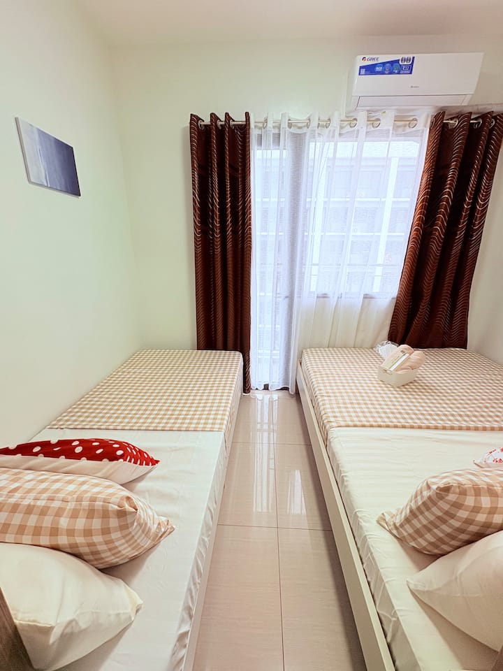 Modern Moa Condo With View - Philippines