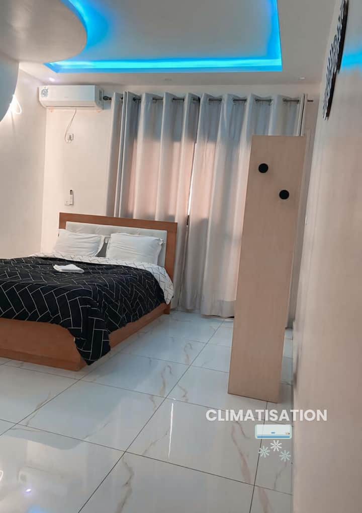 Chambre / À 8 Min Aéroport De Douala - Douala