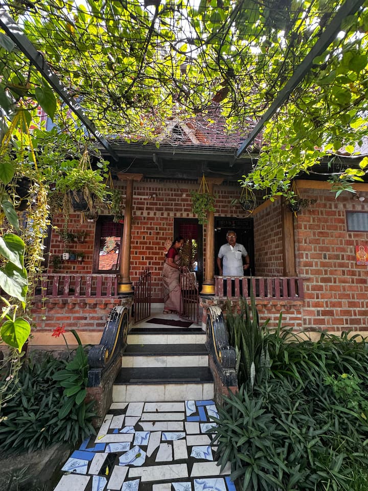 Cosy Stay; Steps To Varkala Beach - Varkala