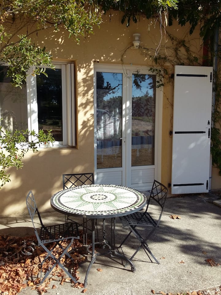 Studio à La Campagne "L'annexe Des Confidences" - Gare de Valence TGV