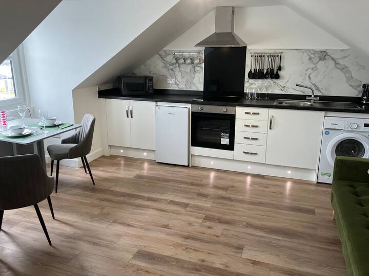 Self Contained 1 Bed Apartment - Livingston