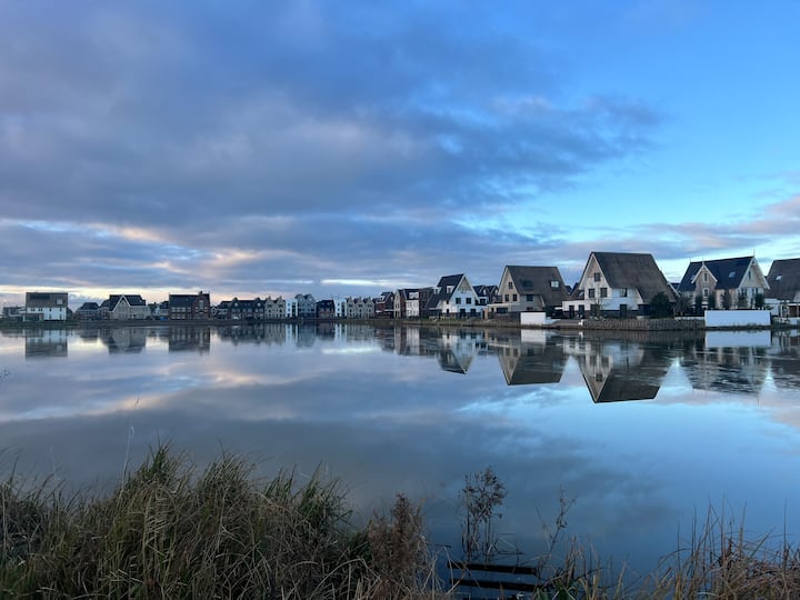 Spacious Lakeside Family Home. - Amsterdam