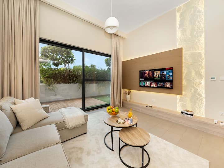 Dubai Hills Retreat | Garden, Pool & Park Access - 