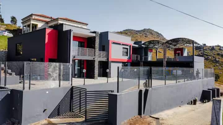 Mountain Top Family Villa - Mbabane