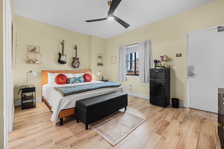 The Rock And Zen Room - Ormond Beach