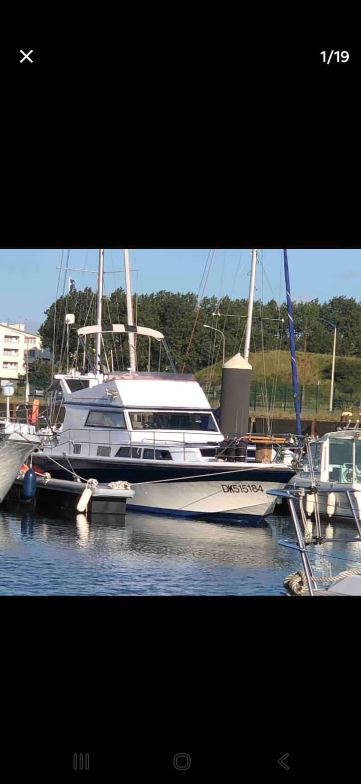 Le " Carpe Diem " Bateau Chauffé Toute L'année - Calais