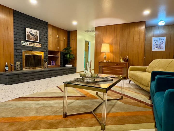 Heron Haven Guest House: Midcentury Modern Retreat - Lakeport, CA