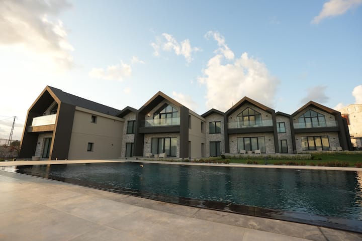 Bahçe Kullanımlı 3+1 Daire - Aeropuerto de Istanbul (IST)