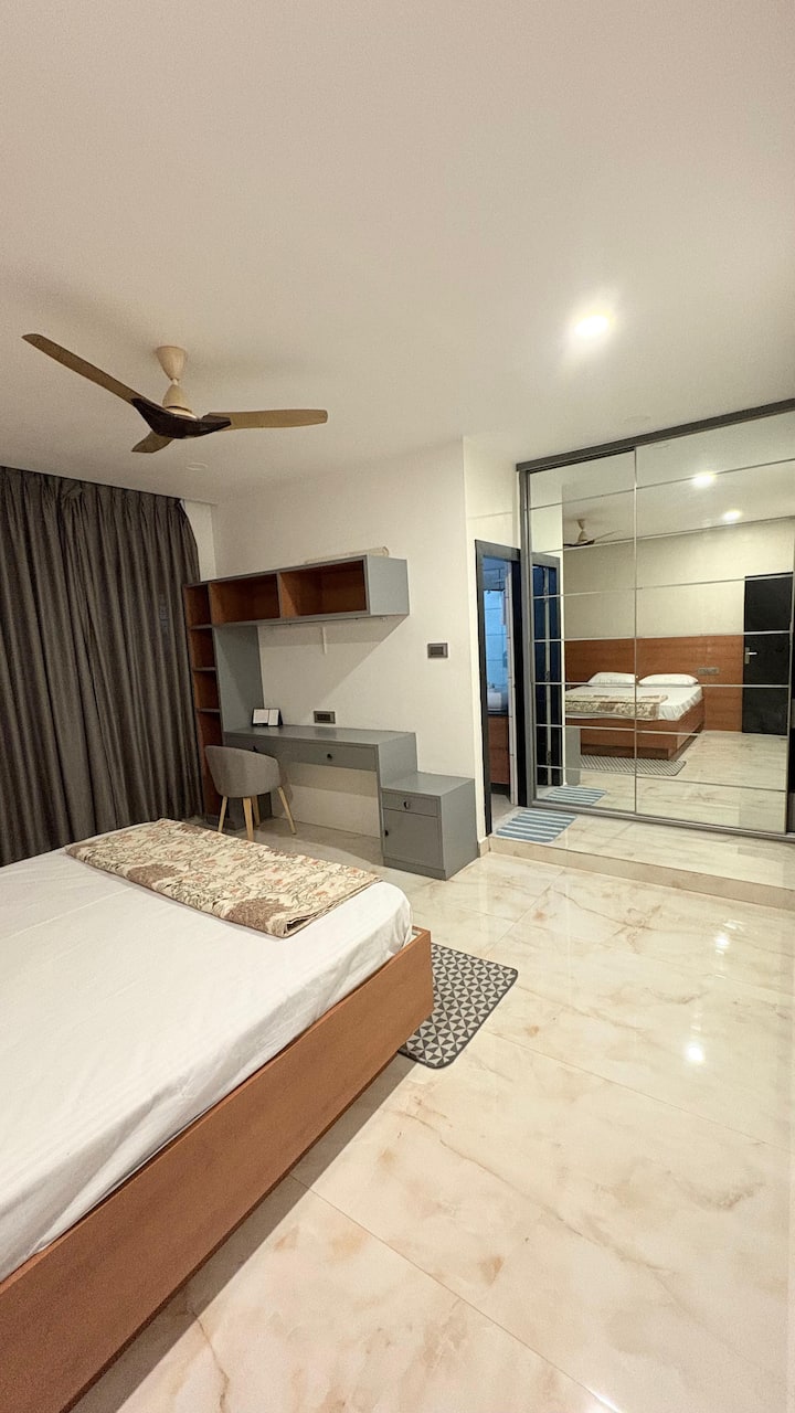Room In A Luxurious Apartment - Bedroom Varuna - Mysore