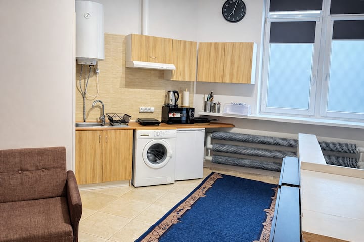 (5) Przytulne Studio W Warszawie Przy Wiatracznej - Warsaw