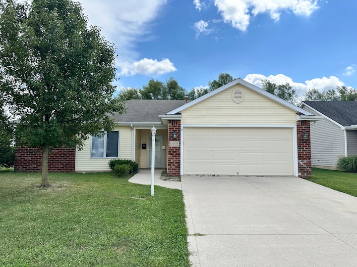 Entire Home In Fort Wayne! - Fort Wayne, IN