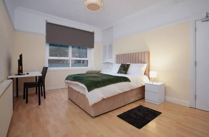 Group Stay 3br • Close To Hydro & Secc • Parking - Glasgow