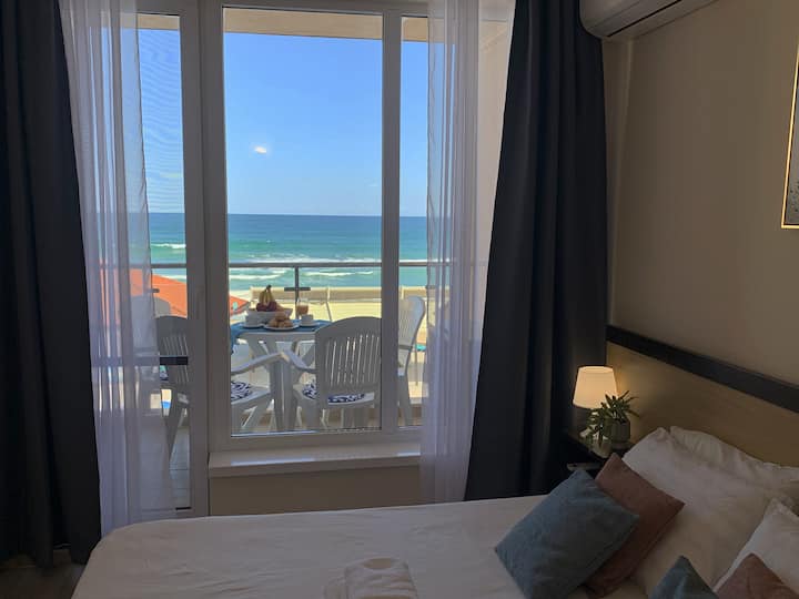 Апартамент първа линия на плажа с перфектна гледка - Obzor