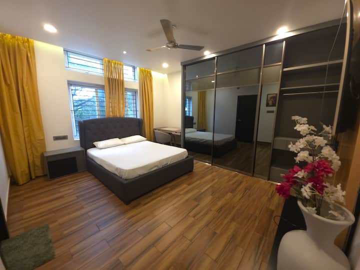 Luxurious Apartment - Bedroom Agni - Mysuru
