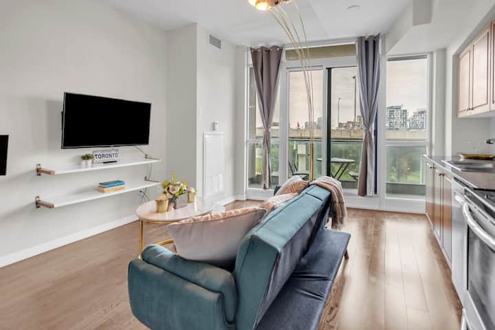 Cozy 1br | Parking | Pool + Gym + Sauna + Hot Tub - Toronto