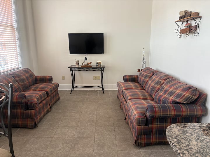 #28 Walking Distance From Beach - Vermilion, OH