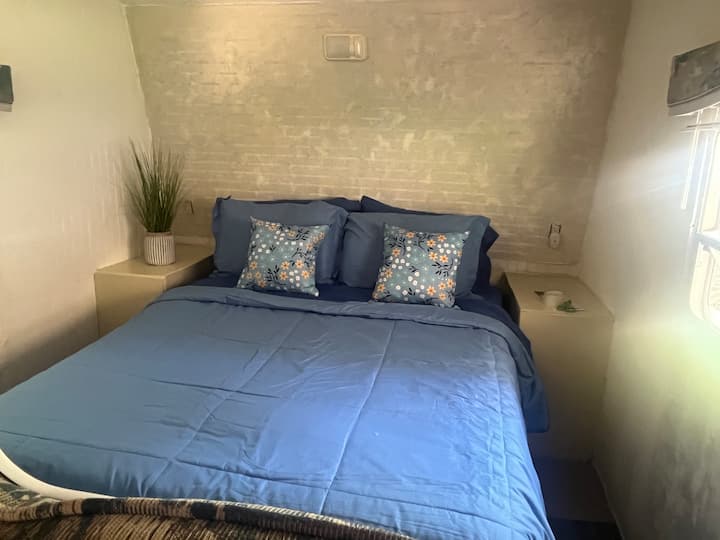 Beautiful Garden Cottage - Bridgeport, CT