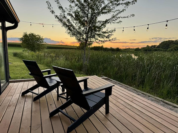 Lakeside Tiny House Farm Retreat - Illinois