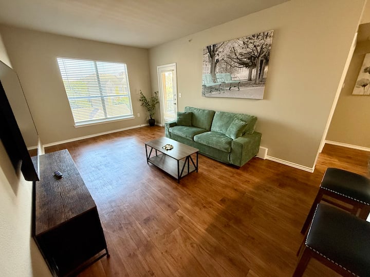 Stylish & Cozy Apt Home 834 - Austin, TX