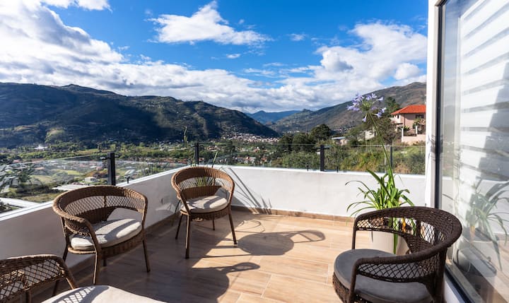 Casa De Campo Familiar (Piscina/áreas Compartidas) - Azuay