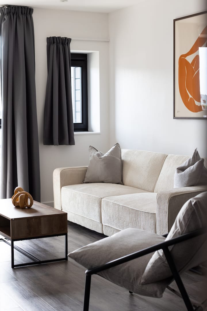 Charming Riverside View Apartment/pass The Keys - Lincoln Castle