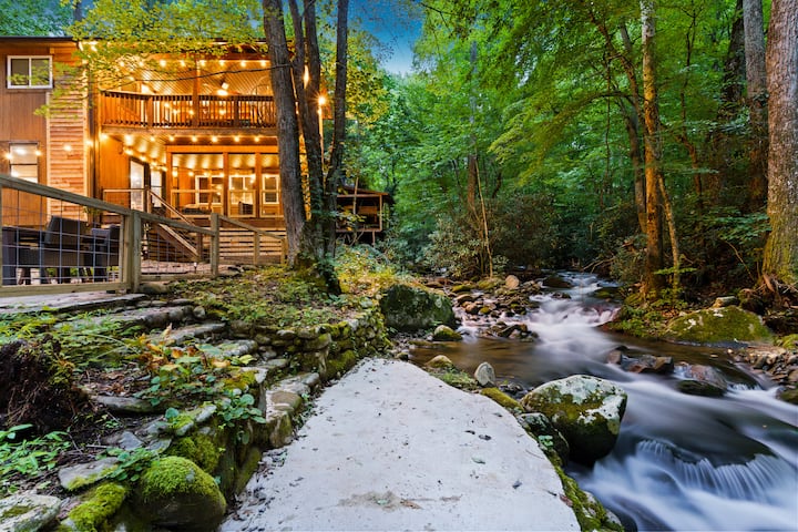 New! Amazing Running Creek! New Build W/ Hot Tub! - Cosby, TN