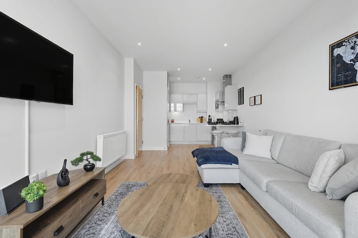 Modern • Central Apartment • 16 Mins To London - Barnet