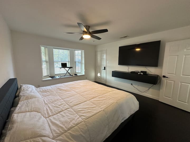 King Room With Private Bath - Mesquite, TX