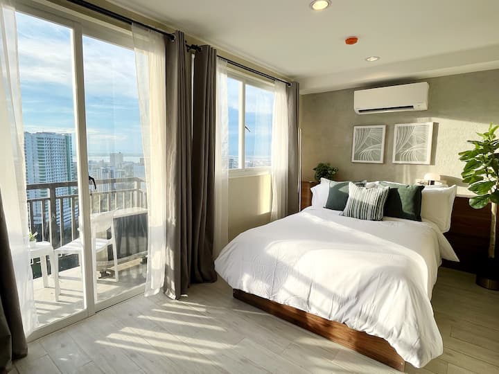Condo With Balcony Near Ayala Mall | 300mbps Wifi - 宿霧