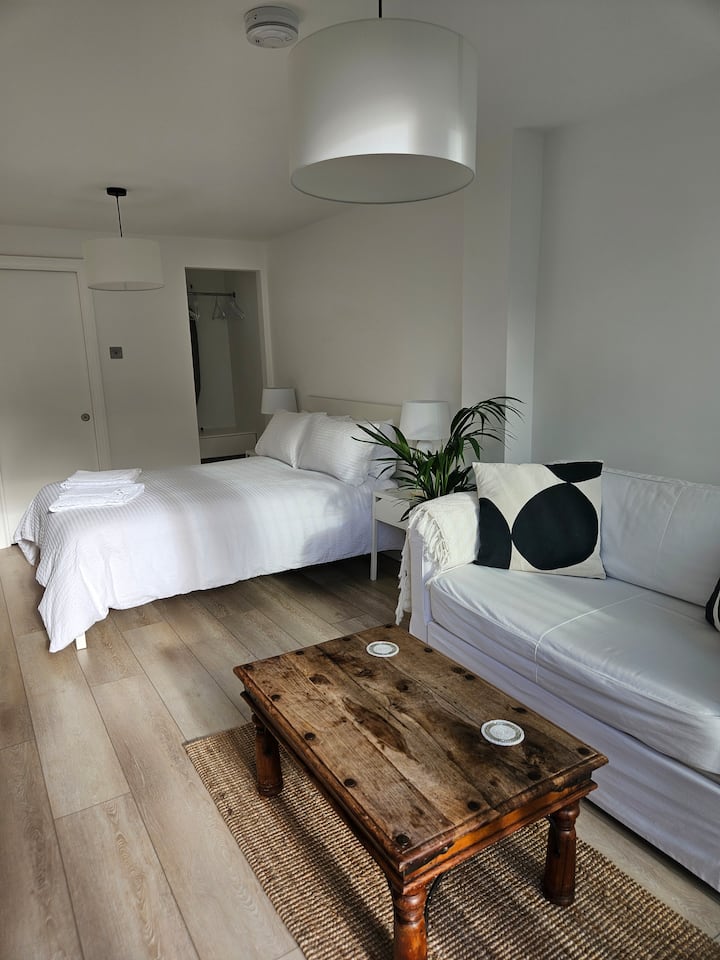 Guest Suite Studio Apartment - Cheltenham