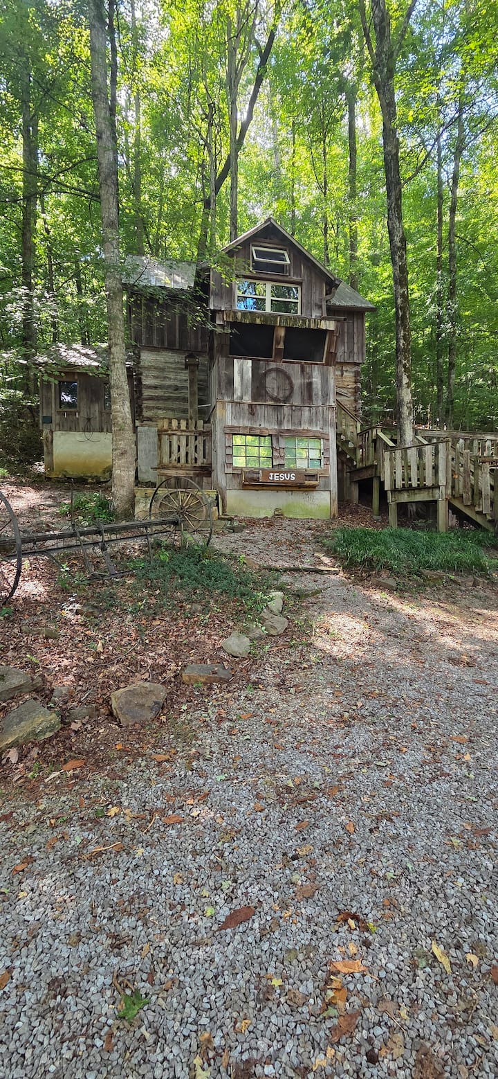 Cozy Quirky Cabin - Knoxville, TN