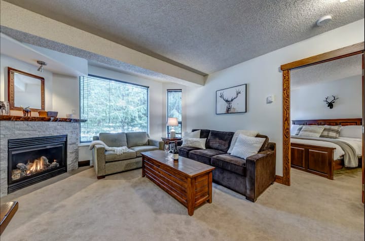 Cozy Retreat, Ski-in/ski-out - Whistler Blackcomb