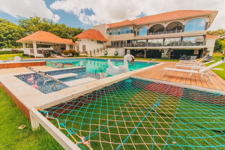 Luxurious Villa In Casa De Campo La Romana - La Romana