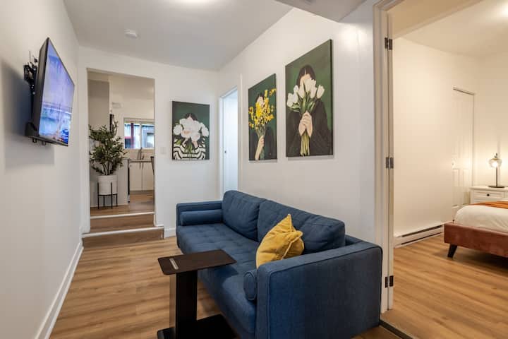 Comfortable 3br Getaway In Central Montreal - Montreal