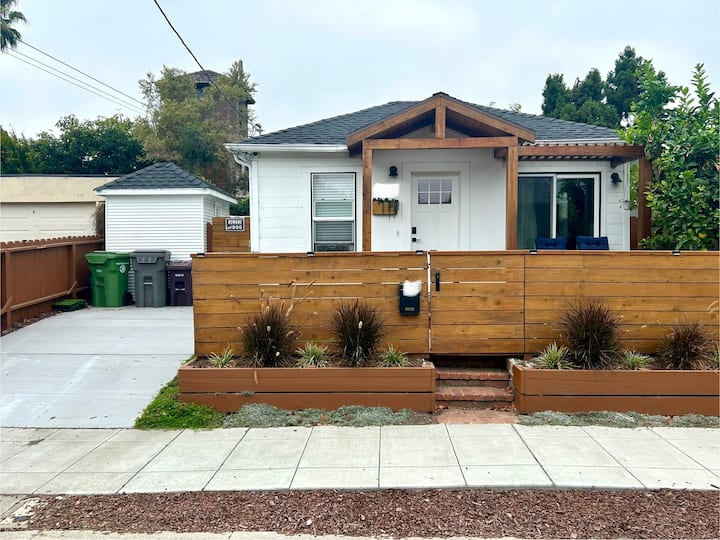 Entire House In Oakland - Oakland, CA