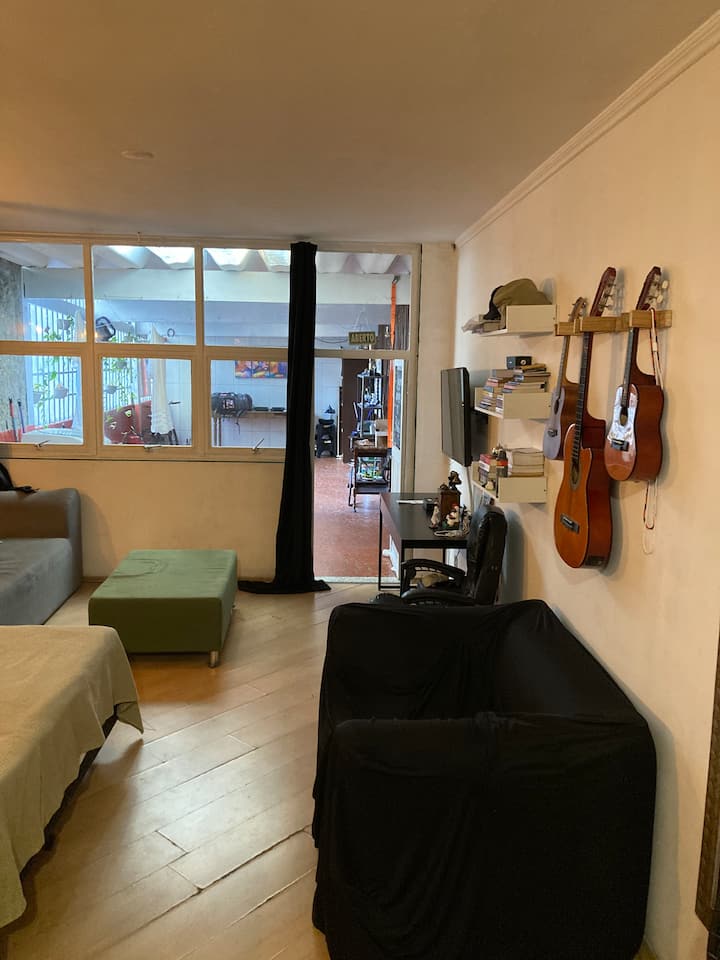 Apê Com Quintal - 75 Metros - Região Av Paulista - Liberdade