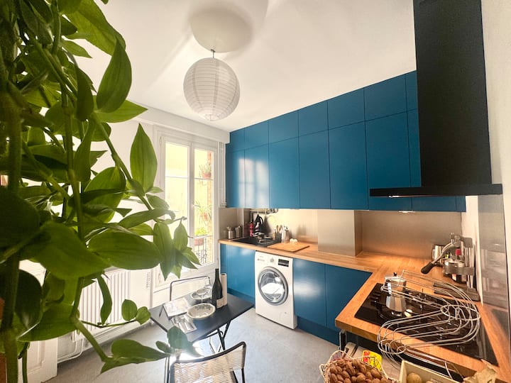 Au Coin De Paris - AccorHotels Arena