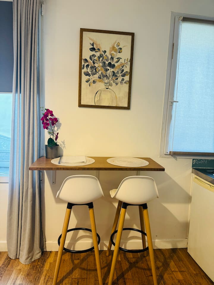 Paris Flat, Bellville - Paris