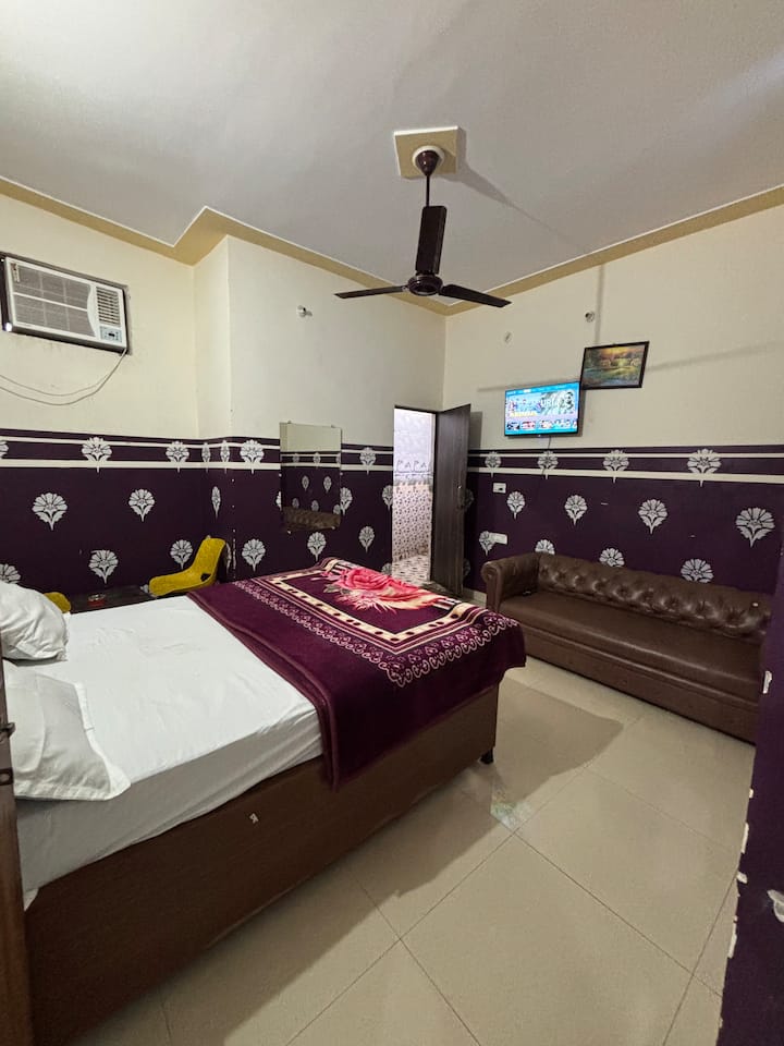 Party Hall Available Max10people - Ghaziabad