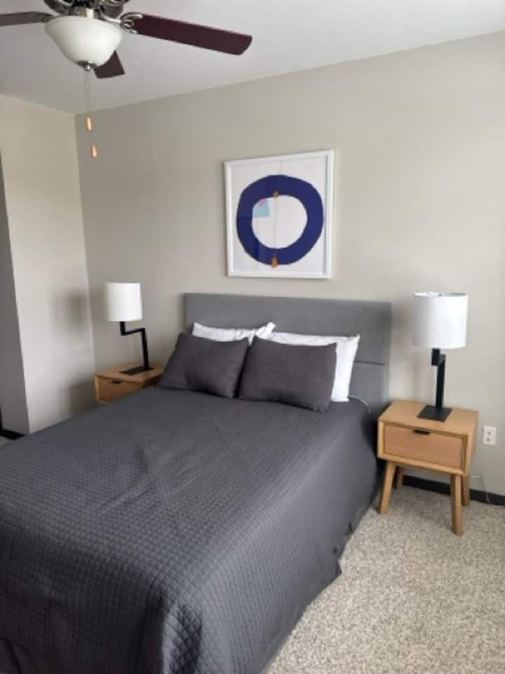 Relaxing Kenosha 1 Bd Apartment - Bristol Renaissance Faire
