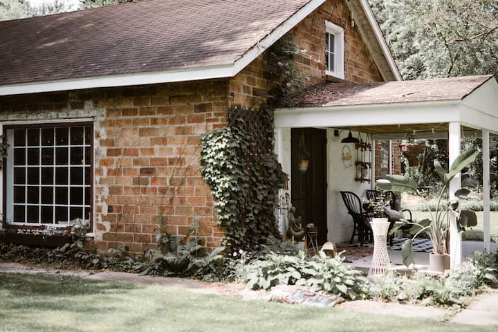 Cottage In The City - Grand Rapids, MI