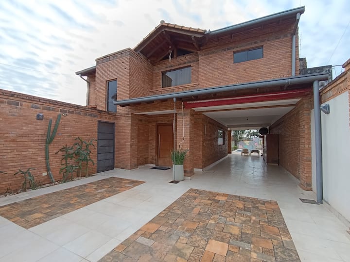 Beautiful House Located In Lambaré - Asunción
